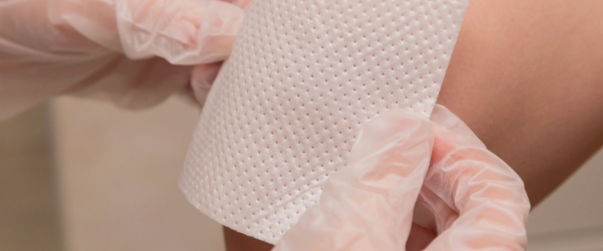 Adaptic Dressing Explained: How to Use It for Optimal Healing